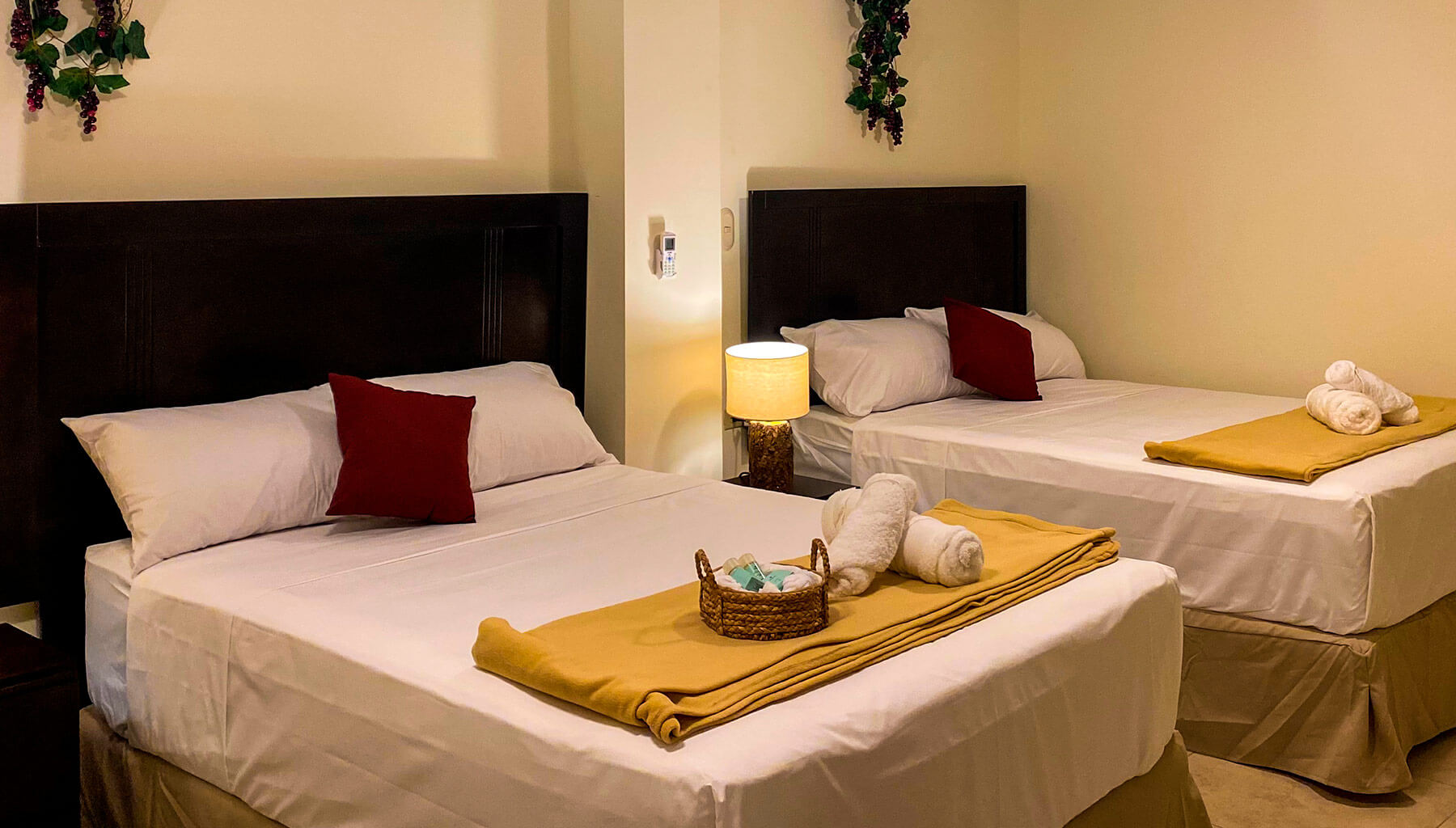 Catalina - Hotel & Restaurant